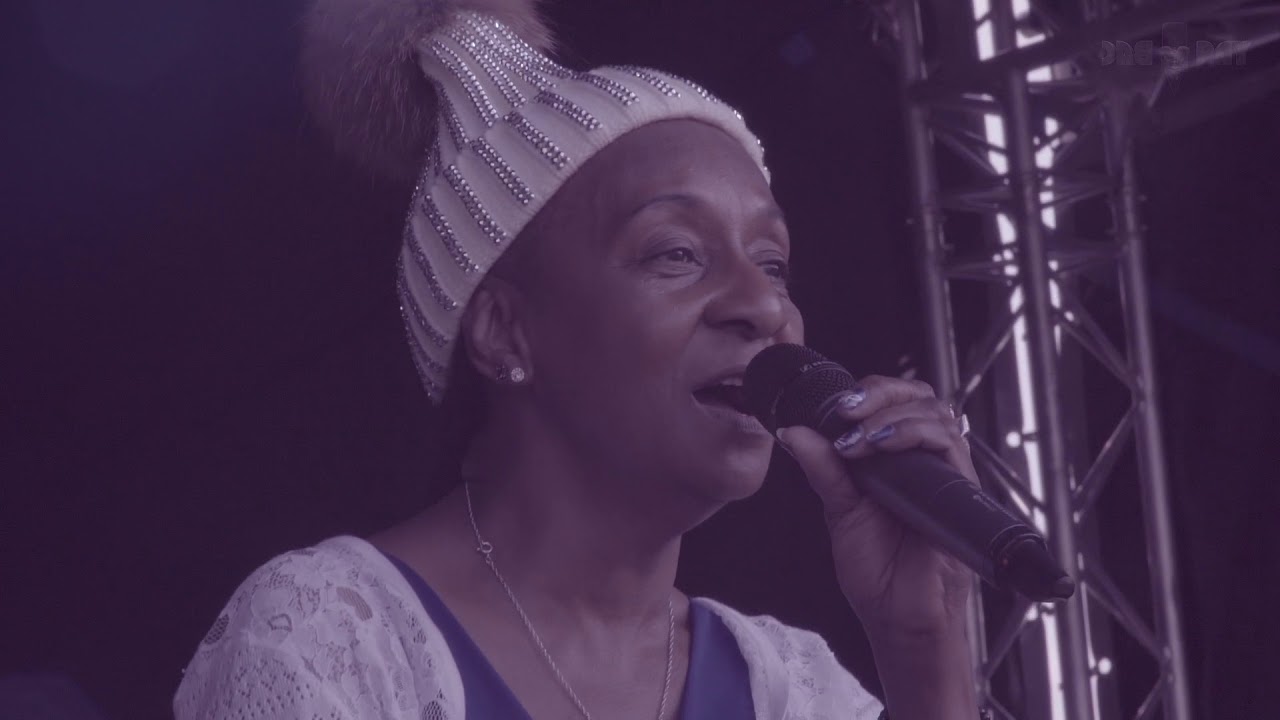 Dawn Penn Live at Love 4 Music - YouTube
