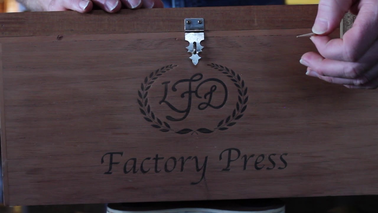 La Flor Dominicana - Factory Press Un-Boxing - YouTube