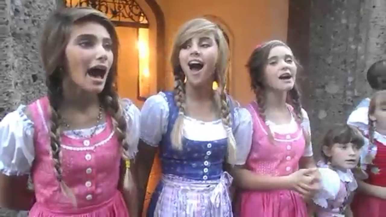 Six Singing Sisters in Salzburg, Austria - "Doe a Deer" - YouTube
