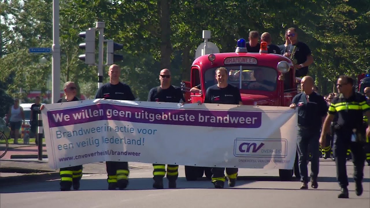 coa-protest brandweer in Breda - YouTube