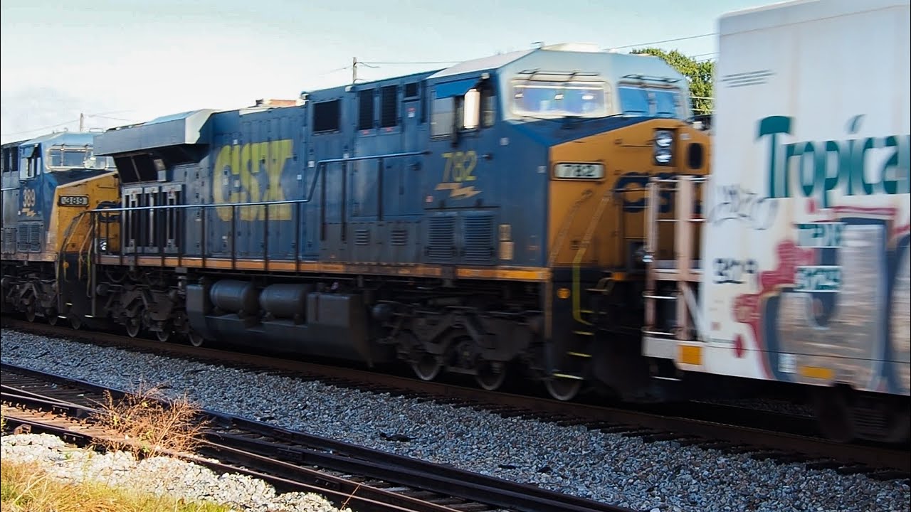 Railfanning In Lakeland Florida ft. 4292 Leading L773 - YouTube