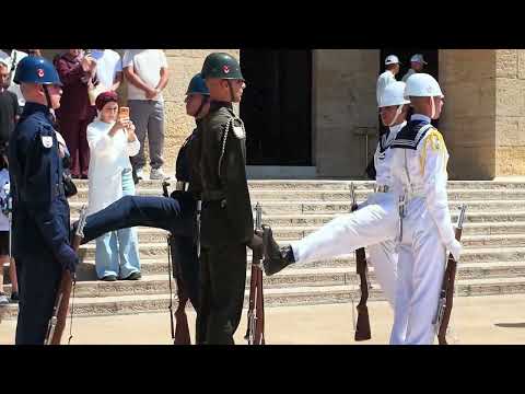 Anıtkabir’de Nöbet Değişimi