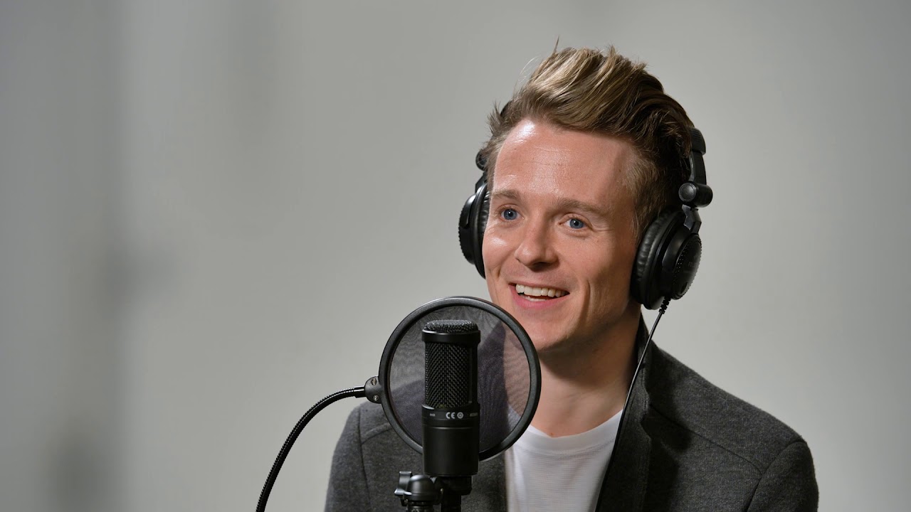 Stage Actor Mikey Winslow Discusses The Phenomenon of "Hamilton" And ...