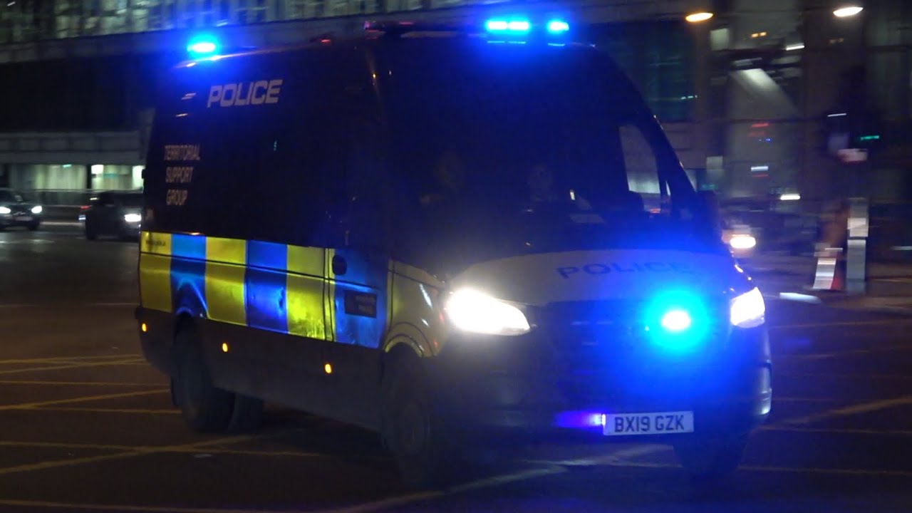 Multiple Marked & Unmarked cars/vans caught responding in London | MPS ...
