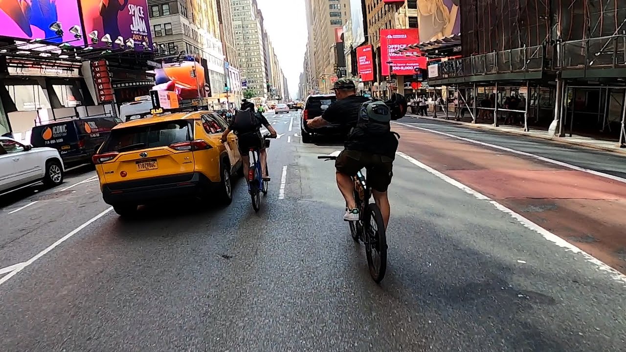 SHREDDING ON A CITY BIKE IN NYC - YouTube