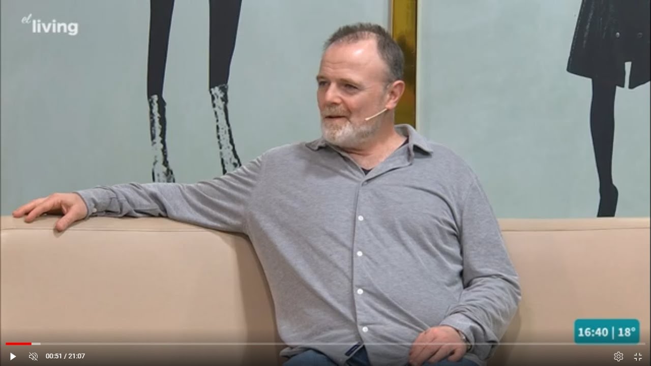Recibimos al actor Luis Machín que llega a Uruguay con la obra, La ...