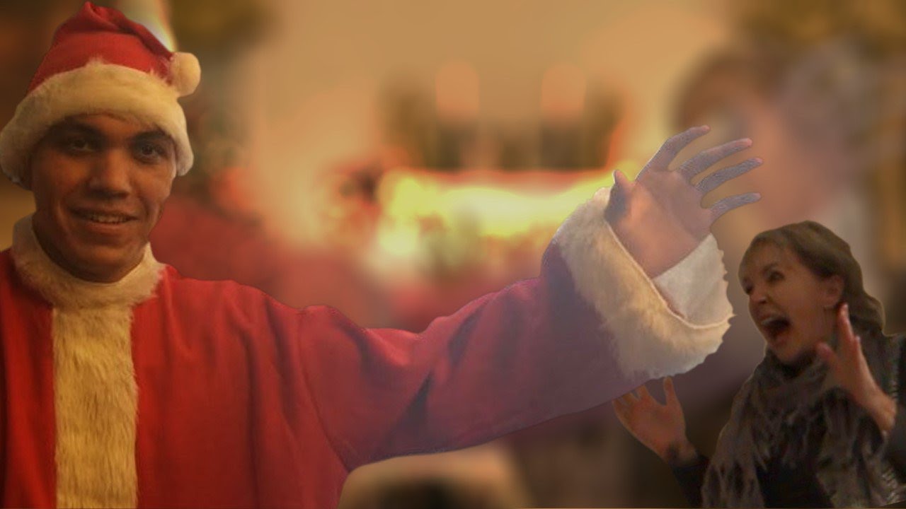 SANTA CLAUS SCARE PRANK - YouTube
