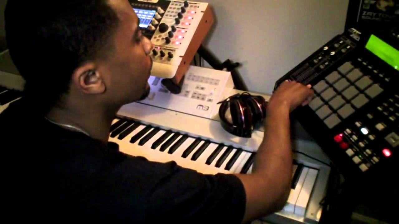 ZaytovenBeats- Exclusive Zaytoven making a beat! - YouTube
