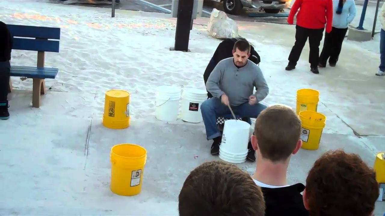Crazy dude playing buckets pt.2 - YouTube