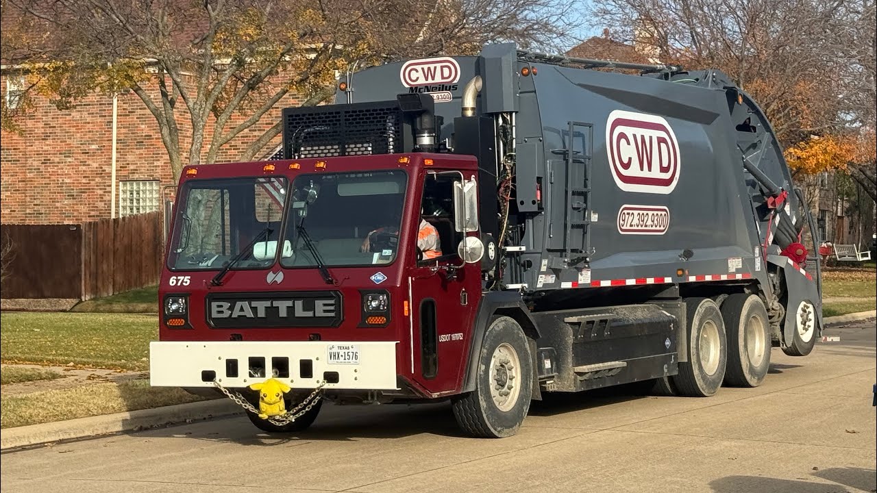CWD: Battle Motors McNeilus Rear Loader Garbage Truck on Manual Trash ...