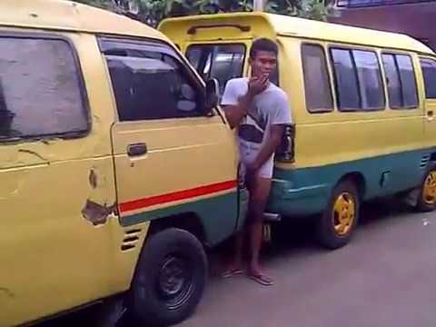 video lucu di perosotin handuknya di jalan