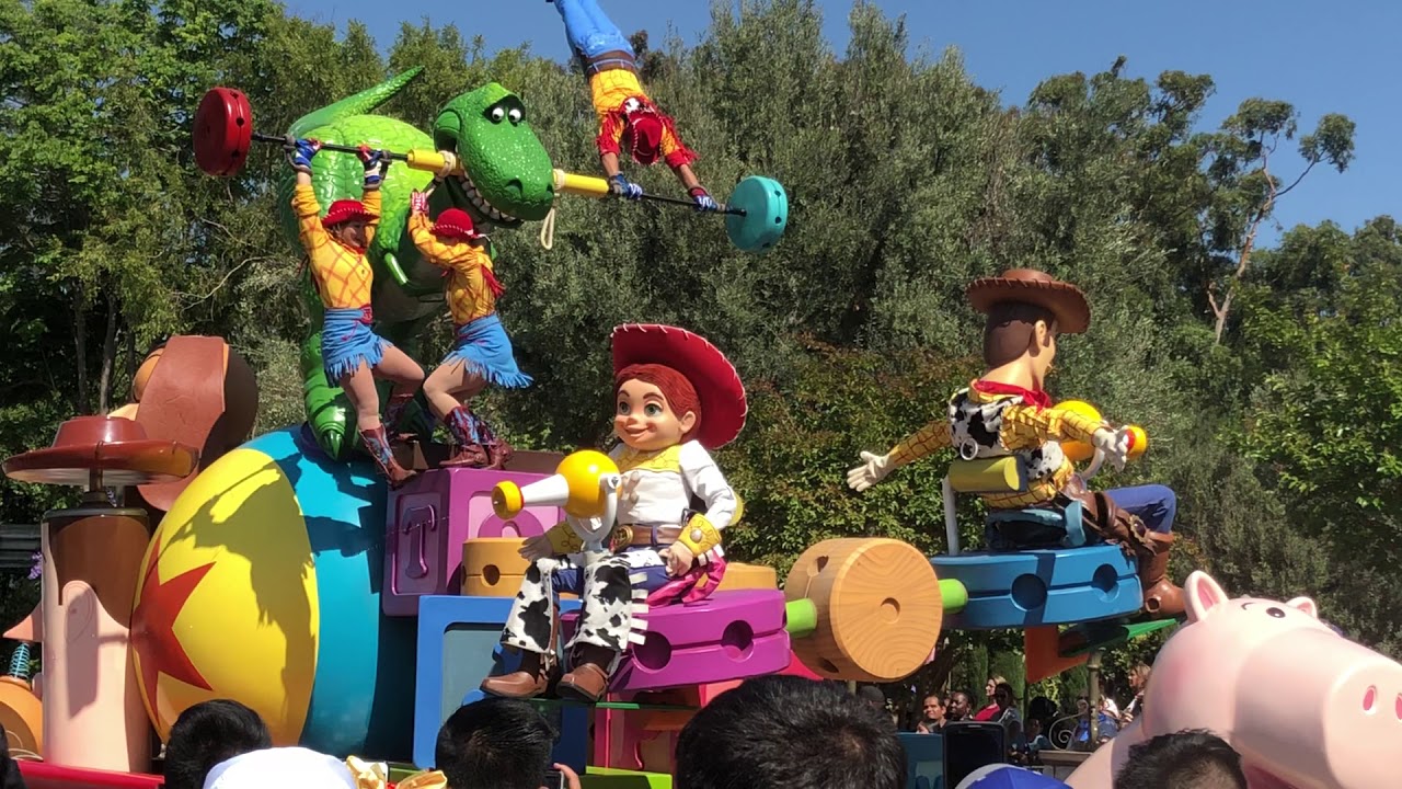 Toy Story at the Disneyland Pixar Parade - YouTube