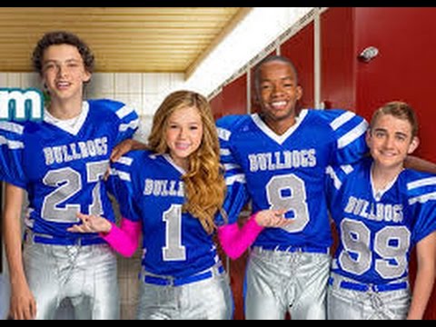 RNN TV REVIEW: BELLA AND THE BULLDOGS (SERIES PREMIRE) (2015) - YouTube