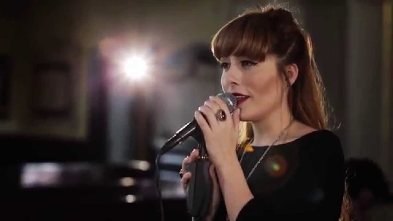 Amy Syed - Wonderwall - YouTube