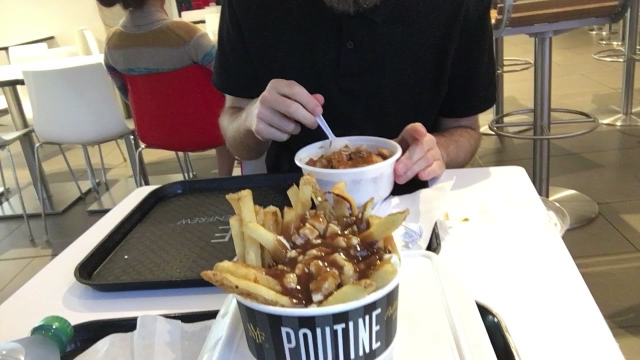 アキーラさん堪能！カナダ・カルガリー・カナダ名物ポーティン（Poutine)！Try Poutine in Core shopping ...