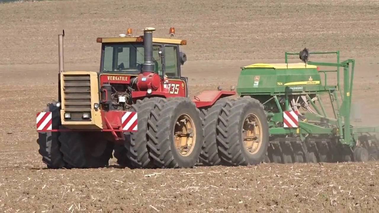 835 John Deere Tractor