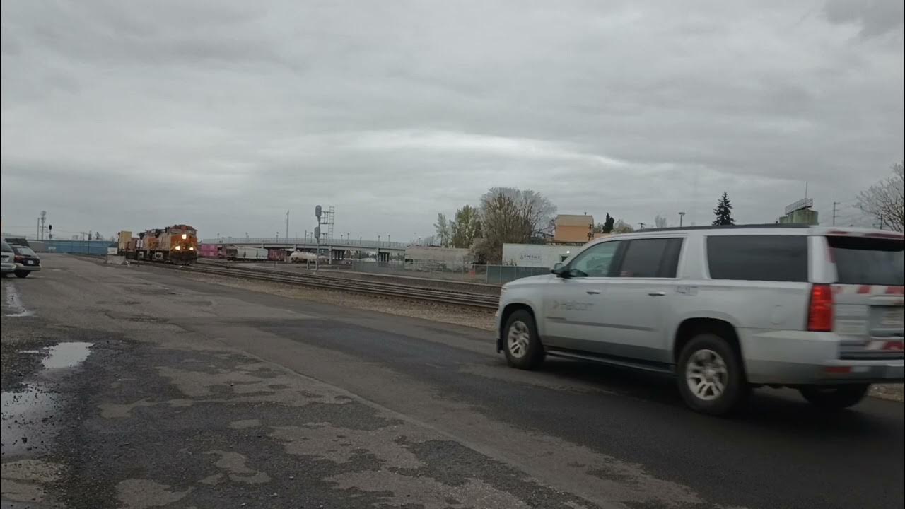 BNSF railfanning adventure of Vancouver WA part 1 - YouTube