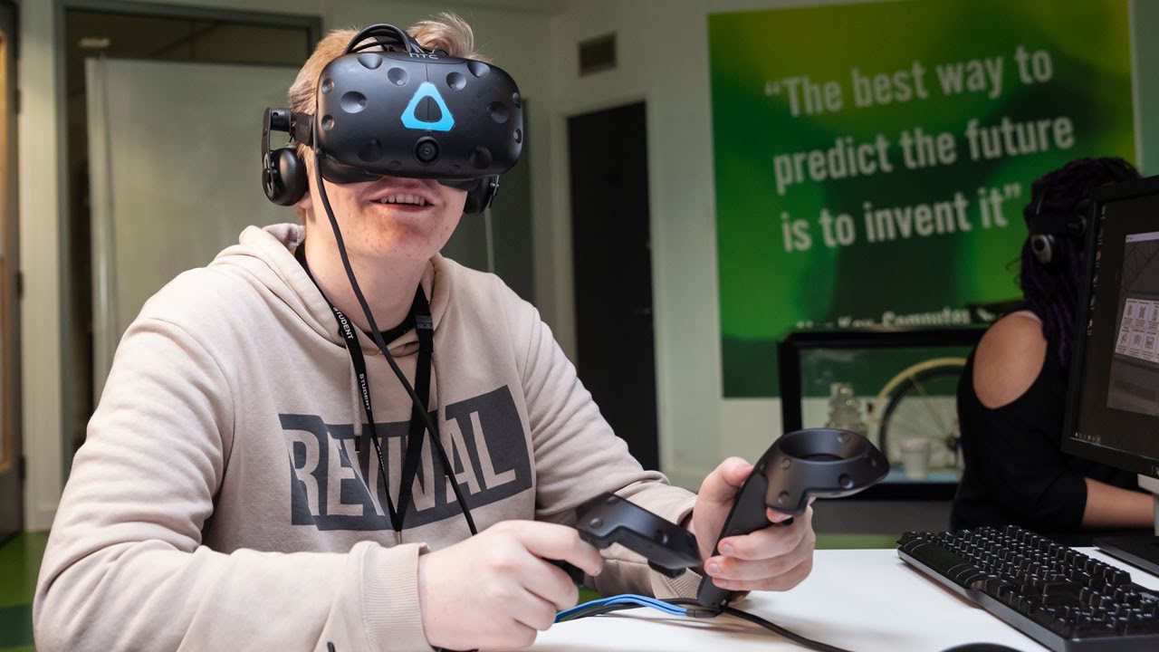 Students experience ENGAGE | ENGAGE - Virtual Communications - YouTube