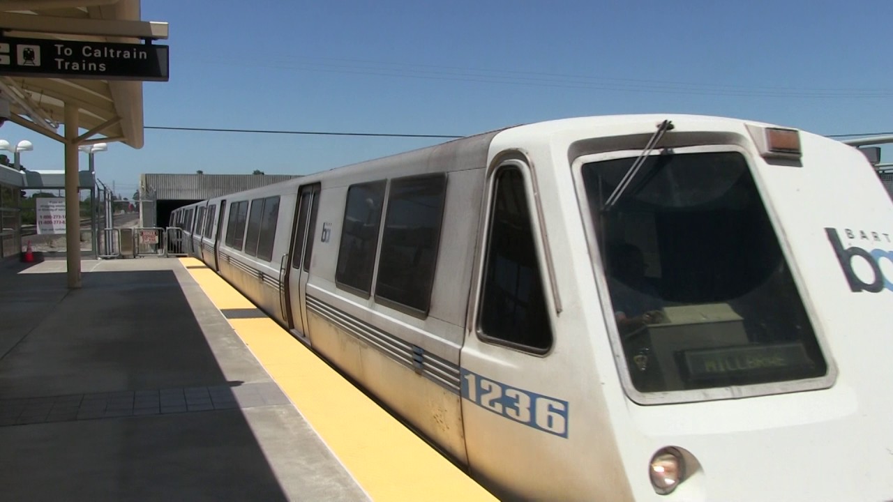 Bart Train - A Car Rohr #1236 SF/Richmond Bound Red Line Arriving into ...