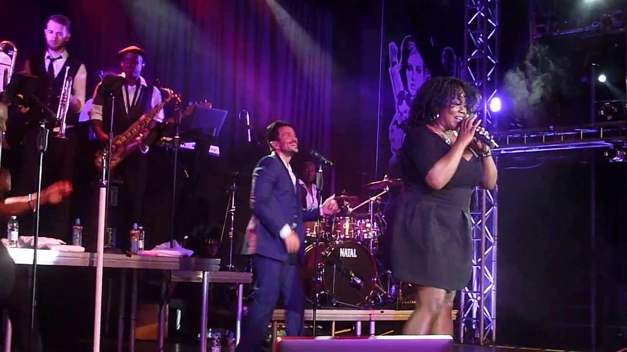 Peter Andre and Wendi Harriott - Pottes 10.07.16 - Car Wash - YouTube