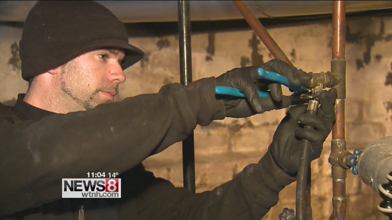Plumbers working hard to combat frozen pipes - YouTube