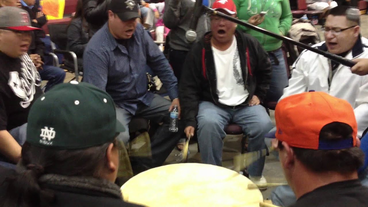 BULLHORN SINGERS LIVE @ 4BEARS CASINO POWWOW - YouTube
