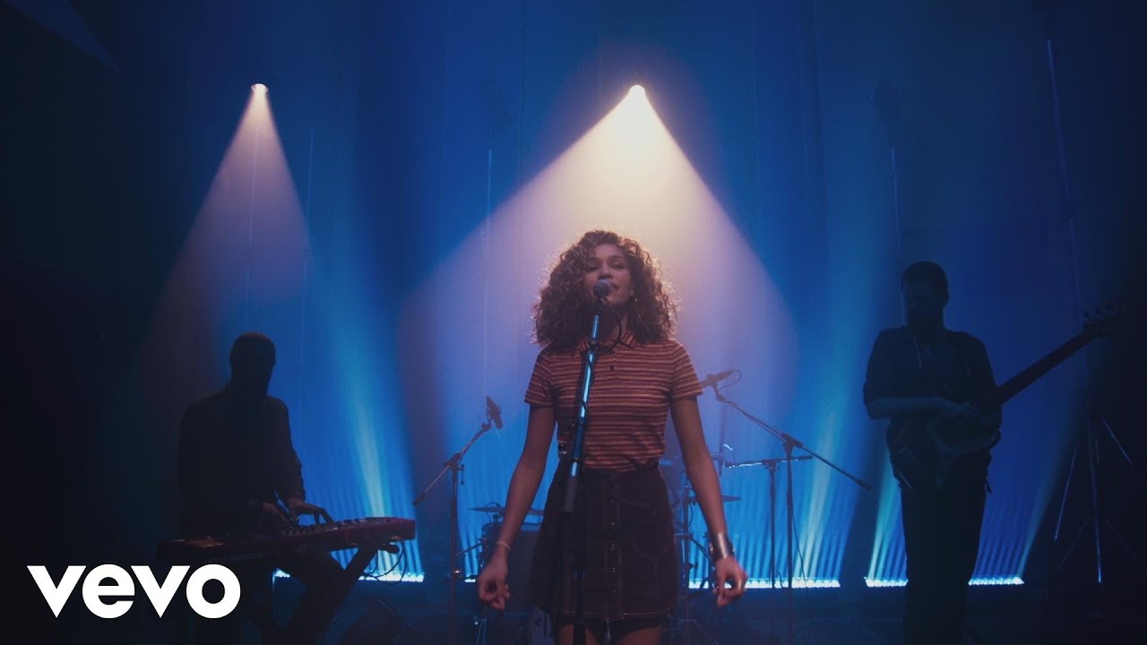 Izzy Bizu - White Tiger (Future Sounds Session) - YouTube