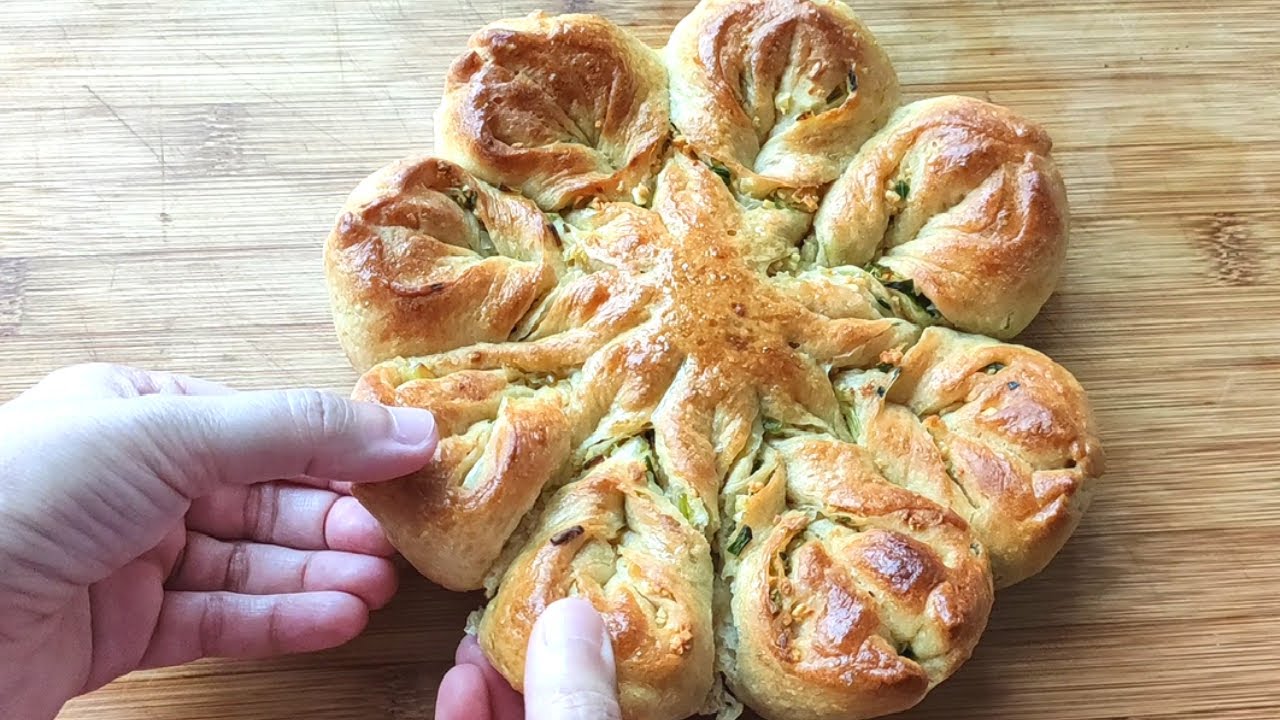Star Shaped Garlic Bread Recipe| Easy Garlic Bread Recipe - YouTube