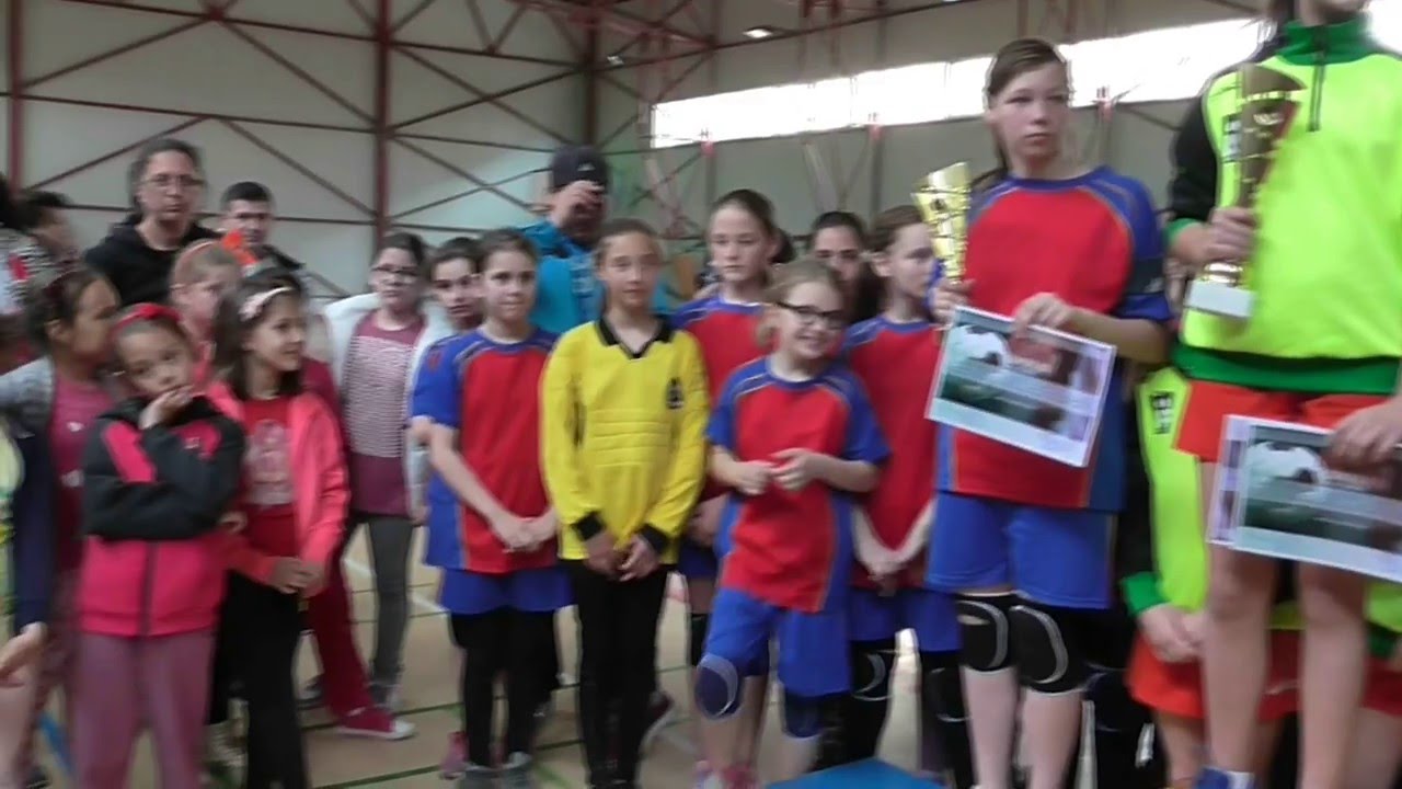 20.04.2016 Cupa Bocșa la Handbal Fete (Interviuri + Rezumat) - YouTube