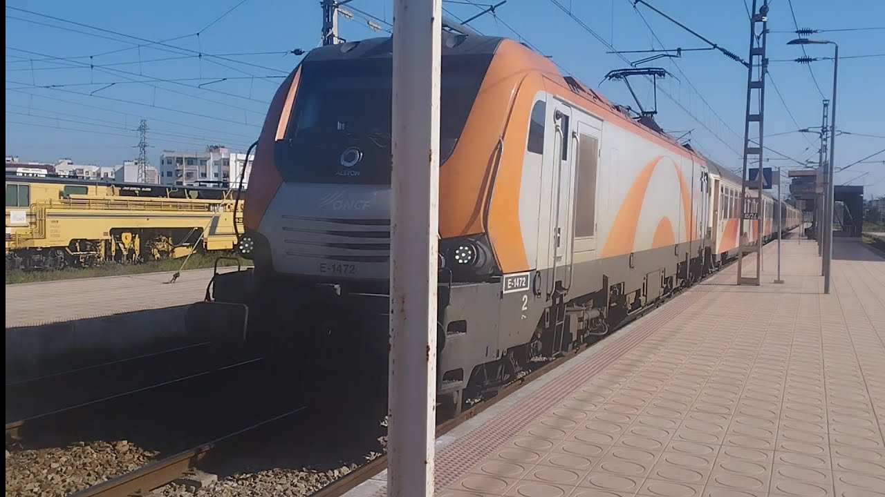 ONCF E-1472 En TL N°618 De Marrakech vers Fès En Franchissant La Gare ...