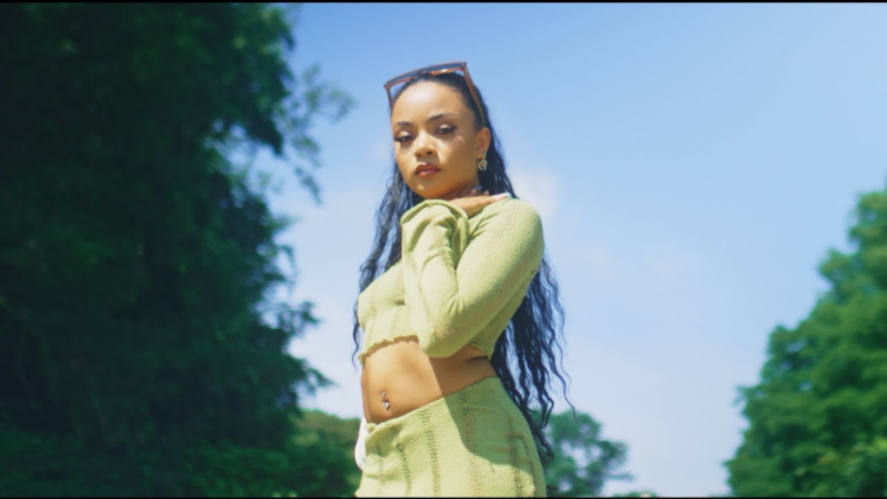 Pizzo John & Davy Scott - Hug Me [Official Music Video] - YouTube