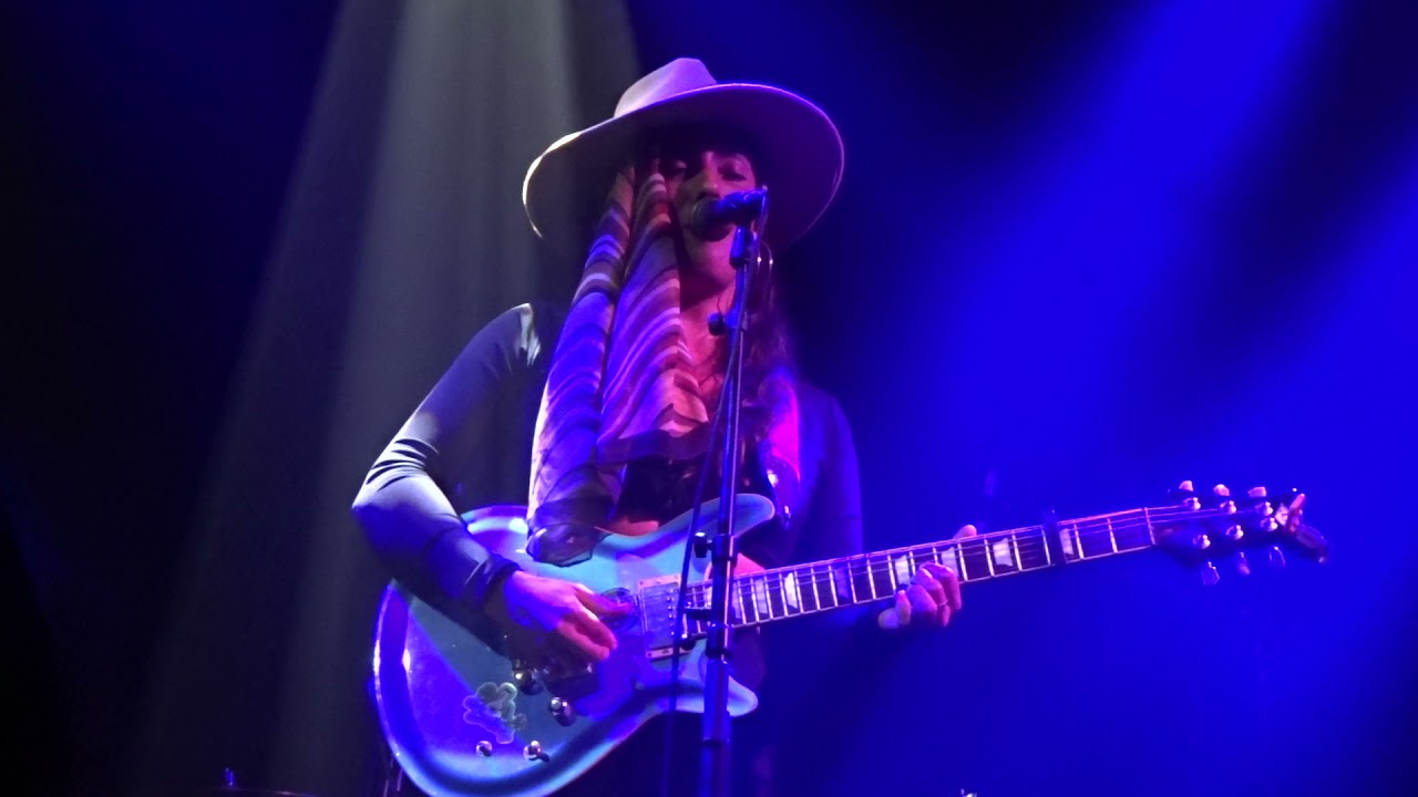 Zoe Kypri-Not Really @ Hootananny, Brixton, 1st Dec 2021 - YouTube