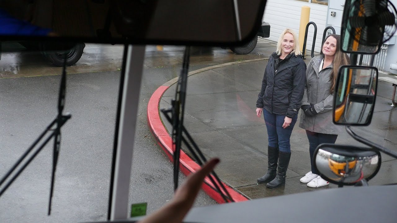 School Bus Safety: Exiting the Bus - YouTube