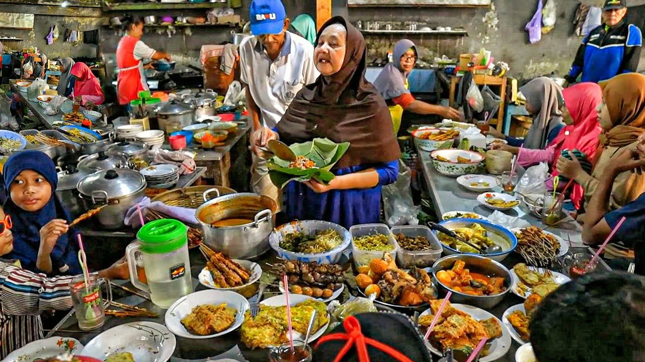 SEPORSI 3 RIBU!!!YANG MAKAN SAMPAI NUNGGU TEMPAT DUDUK -WARUNG MAK ...