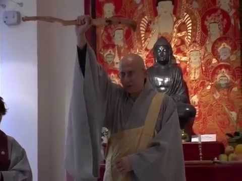 Walking beside Zen Master Wu Bong - YouTube