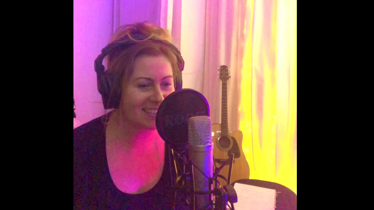 Dreams-Fleetwood Mac-Emma Rossi (acoustic cover) - YouTube