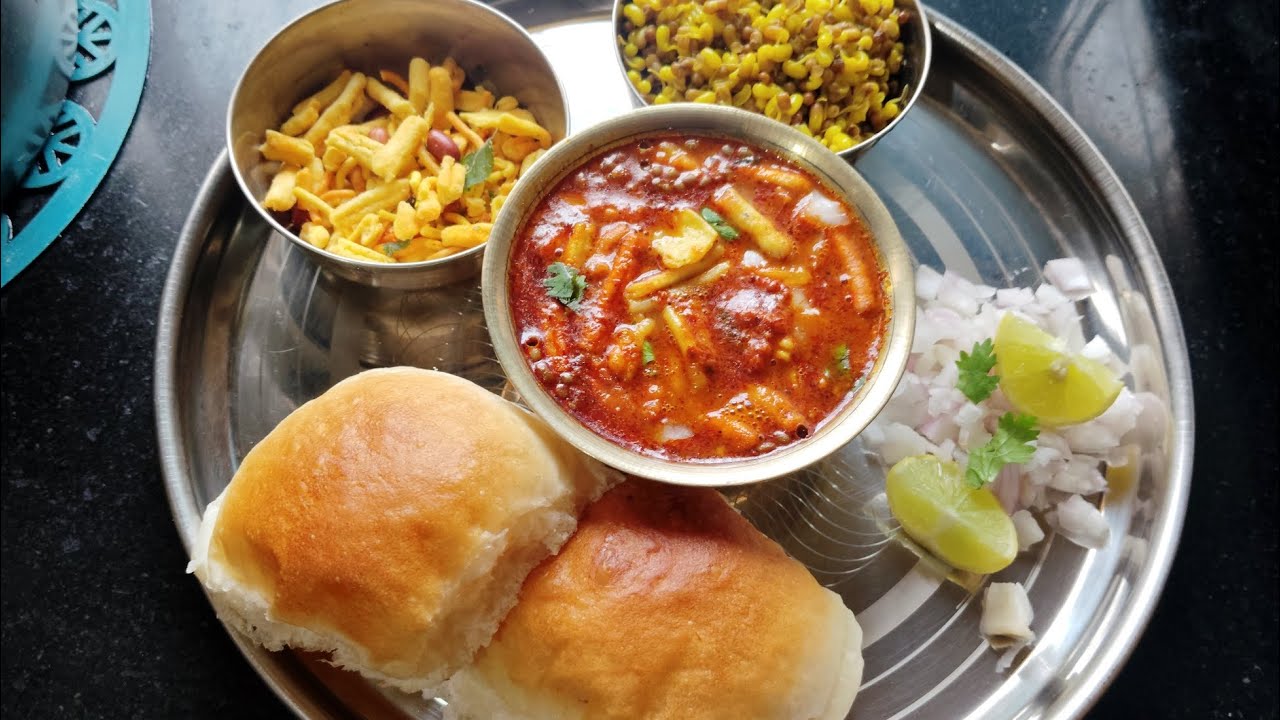 Maharashtra special missal pav recipe || मिसल पाव - YouTube