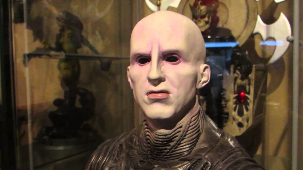 Sideshow Prometheus Engineer Statue Exclusive - YouTube