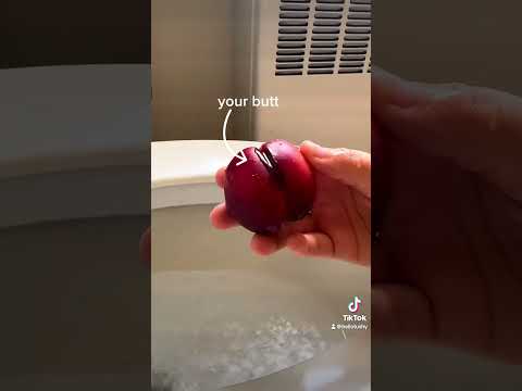 Wiping🧻 vs. Washing with a bidet 💦 #wipe #wash #bidet #poop #ibs #toiletpaper #bathroom