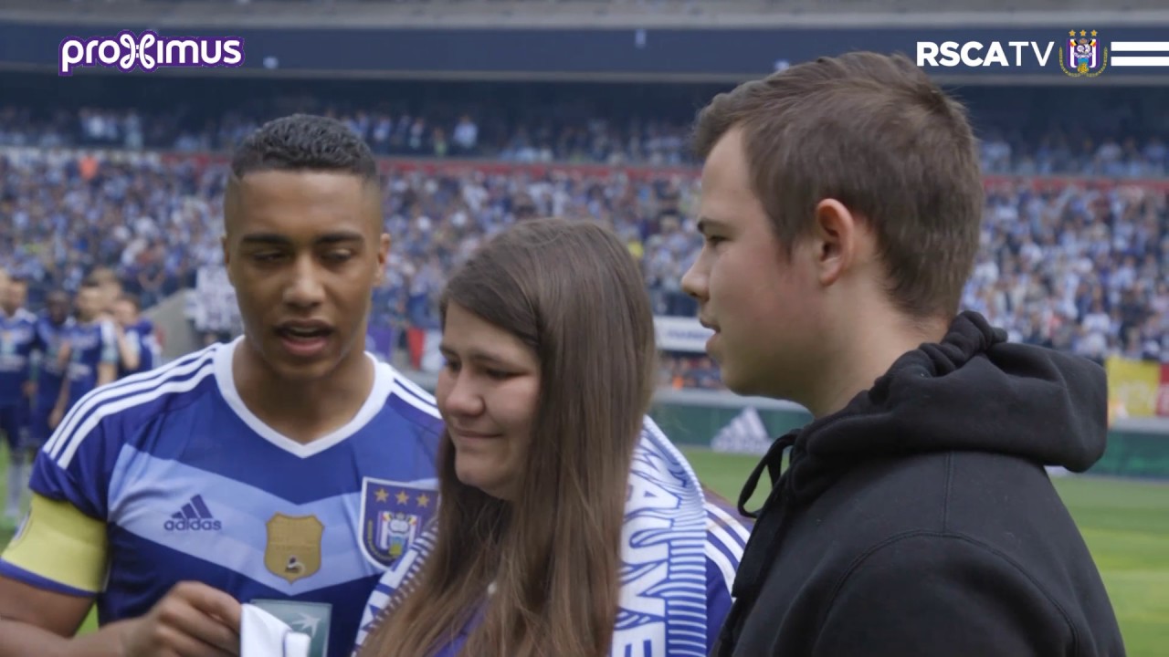 RSCA TV Eerbetoon Guy Mertens - YouTube