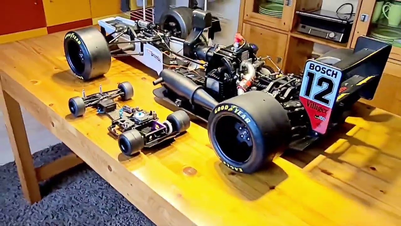 Tamiya F103 1/10 Chassis vs Yankee 1/4 F1 Chassis - YouTube