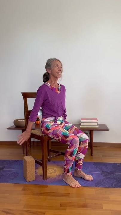 RINFORZA GAMBE E ADDOME CON LA POSIZIONE DELLA SEDIA IMMAGINARIA - YouTube