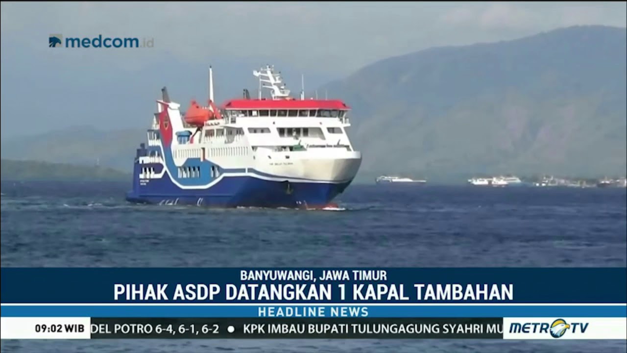 KMP Drajat Paciran in Ketapang Gilimanuk Ferry Crossing - YouTube
