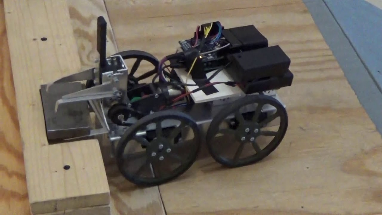 UNCC Junior Design Fork Lift Robot - YouTube