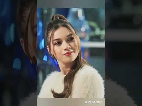 Hande Ercel Afra Saracoğlu En güzel hangisi yorumlara yazın♥️🫶🏻