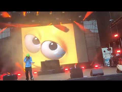 bladee live @ flexfest 2023 - into dust, waster, hotel breakfast - YouTube