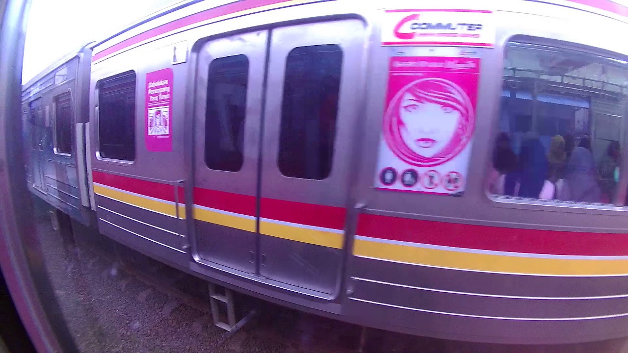 KRL Commuter Line Rangkas Bitung Tertahan Signal Berangkat di Stasiun ...