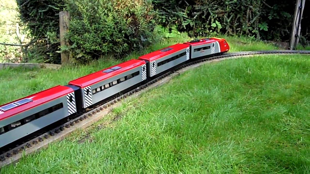 Pretendolino almost climbs Whatlep's bank - YouTube