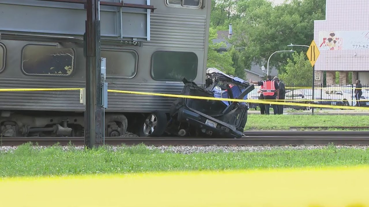 3 dead after Metra train collision on South Side - YouTube