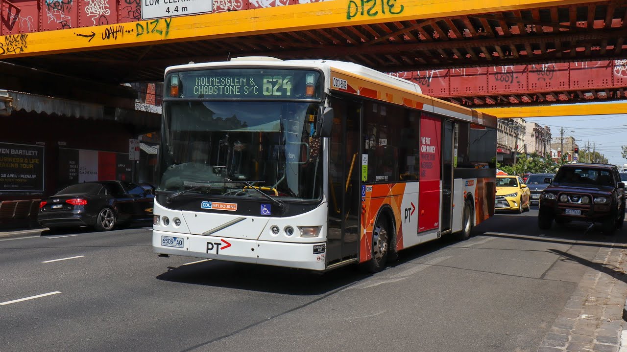 CDC Melbourne Bus O213 Volvo B12BLE, Volgren "CR228L" - YouTube